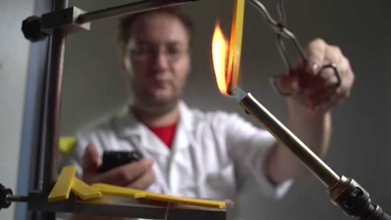 Prova resistenza fiamma normativa UL94 / Flame resistance test ...