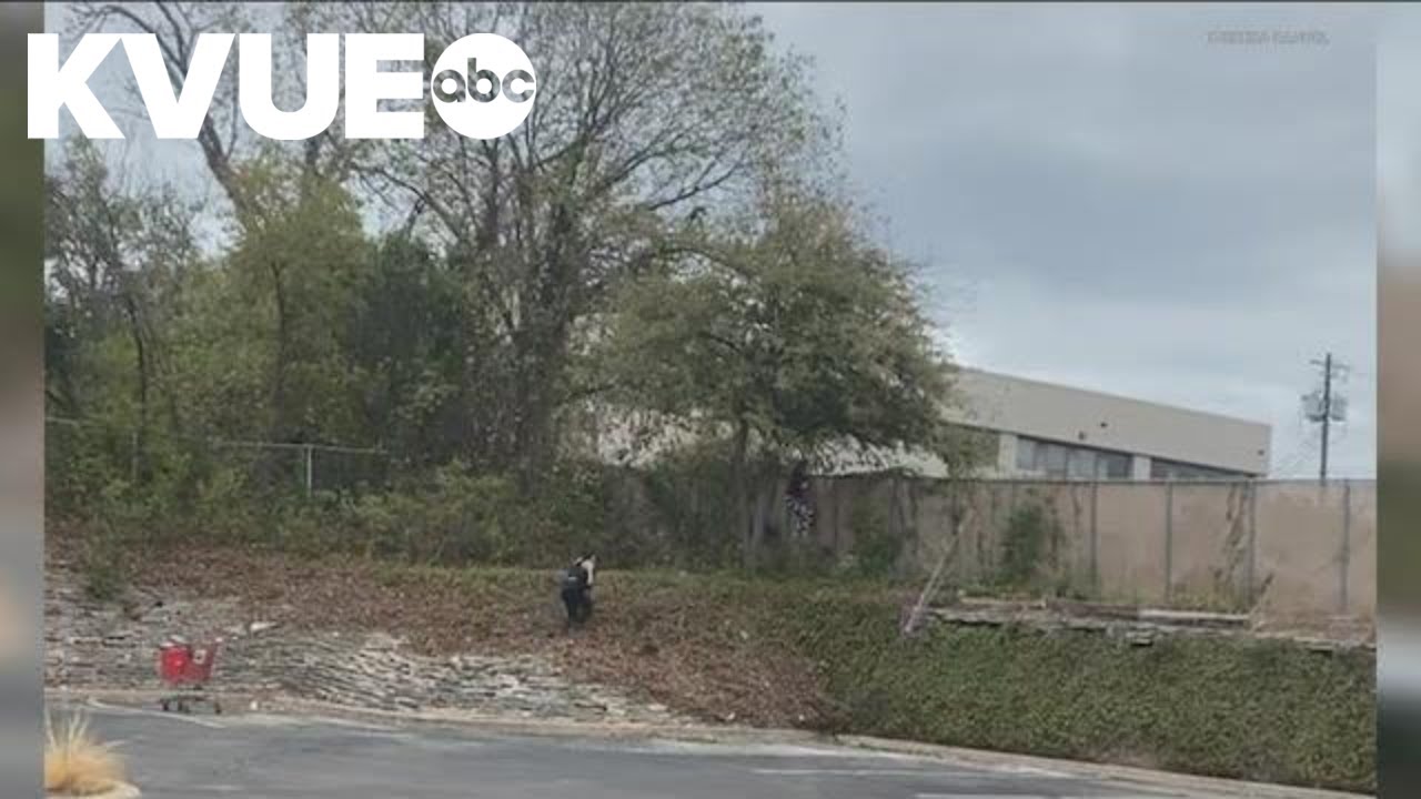 New video shows Kaitlin Armstrong running from officers - YouTube