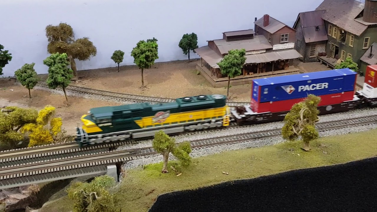Brisbane Model Train Show 2019 - International Trains passing each ...