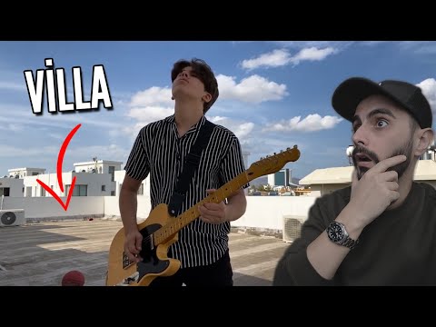 VİLLANIN TEPESİNDE GİTAR ÇALAN ÇOCUK!