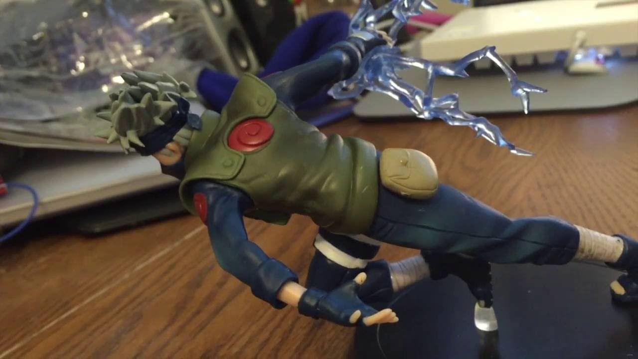 Fake Amazon Kakashi Naruto Figure from China, only $10 - YouTube