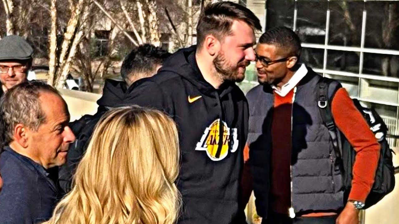 Lakers News - Fans are ANGRY! | Angry Lakers Fan Media - YouTube