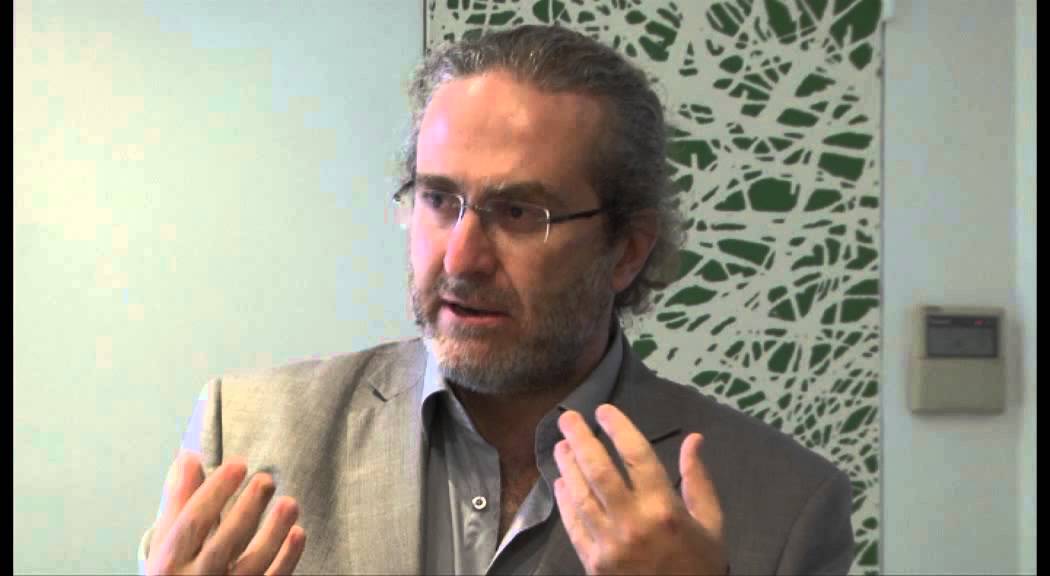 The human neoteny - YouTube