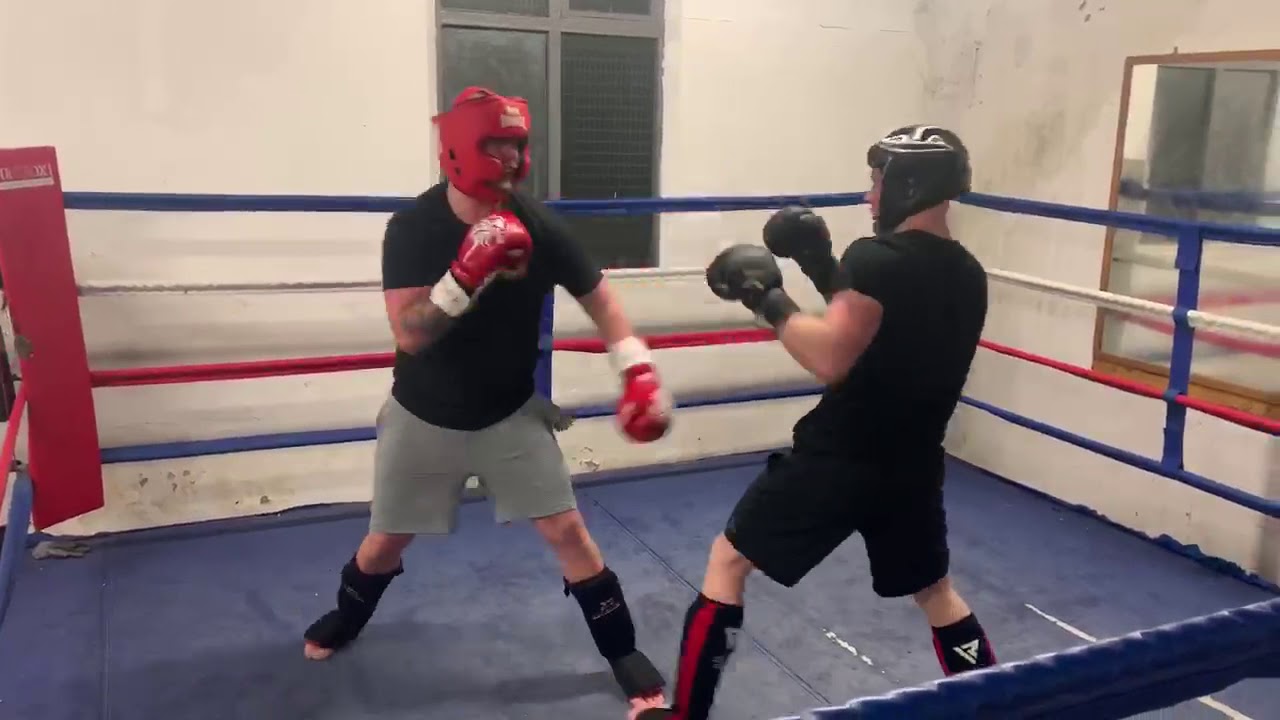 FIGHT FIT kickboxing #Eastwood - YouTube