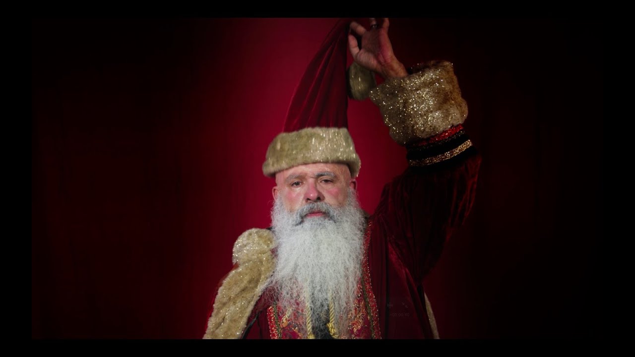 What's Under Santa's Hat? - YouTube