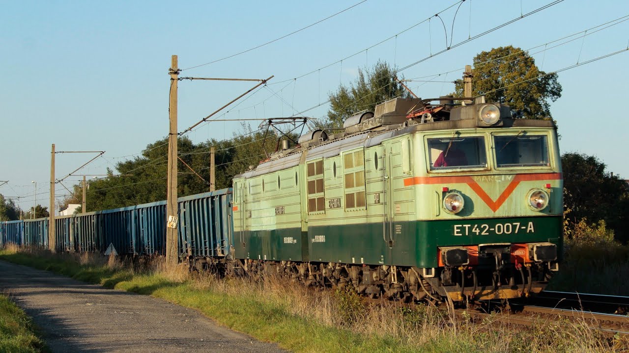 "W złotej godzinie" ET42-007 na czele węglarek do Zebrzydowic - YouTube