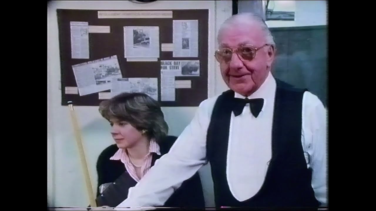 Ted Lowe vs The Snooker Machine - YouTube