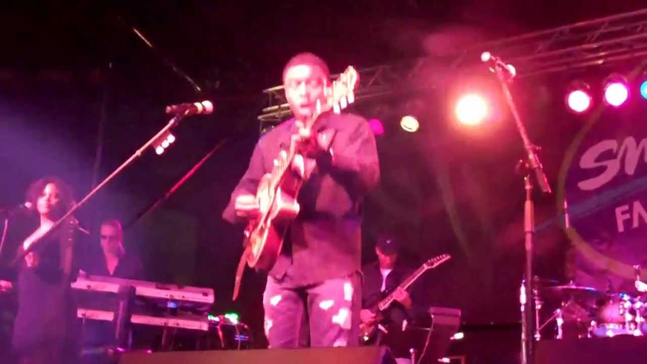 Sending My Love - Norman Brown (Smooth Jazz Family) - YouTube