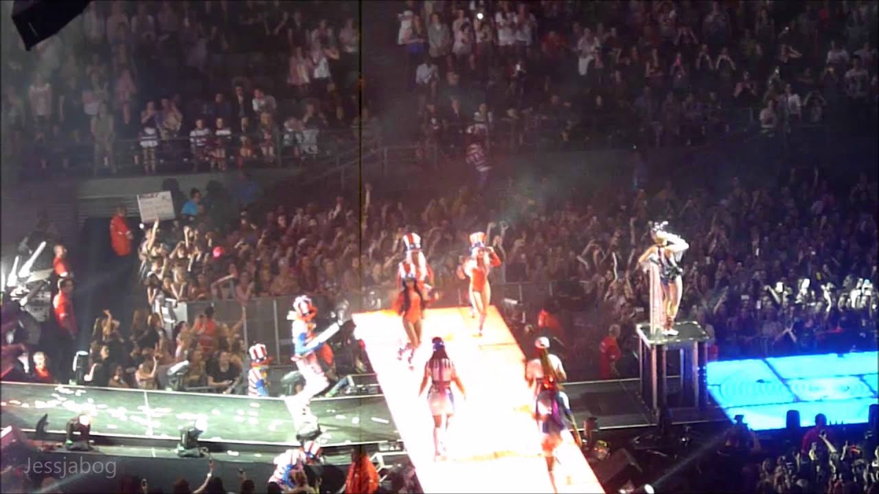 Party in the USA - Miley Cyrus - Bangerz Tour Melbourne - YouTube