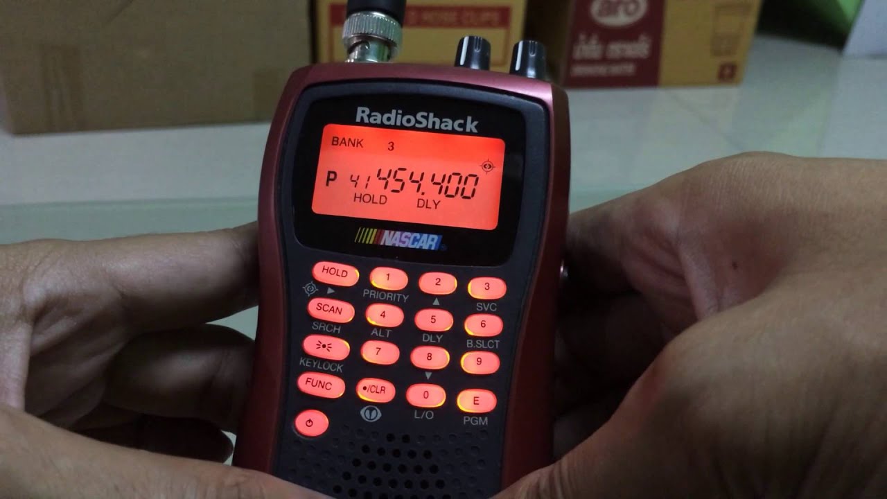 รีวิว Radio Shack Pro-84 - YouTube