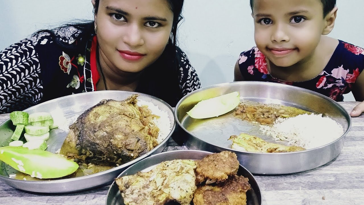 Eating Fish Head Curry And Fish Egg Cutlet With Rice.. Messy Eating ...