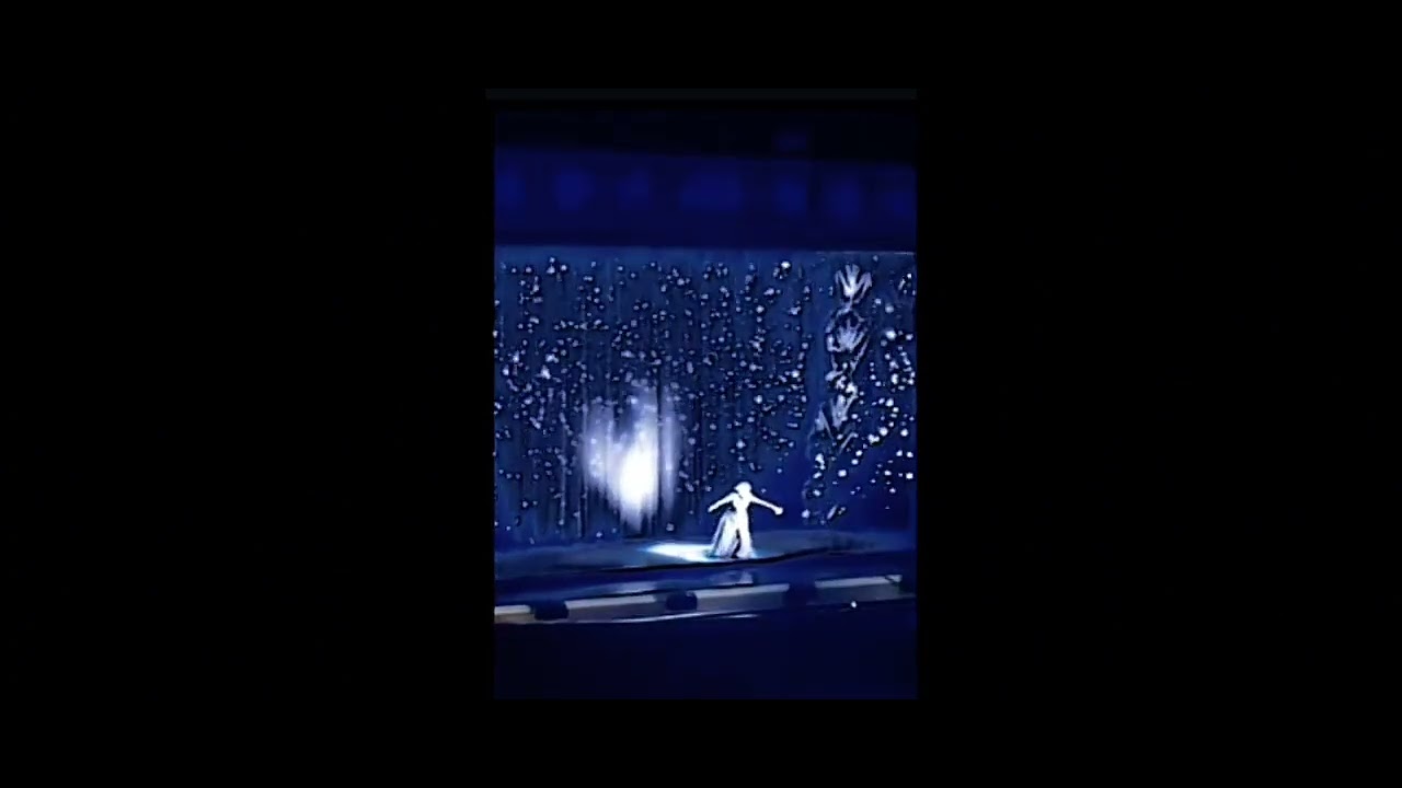 Caroline Bowman Slayed completely 😏😏😇 - YouTube