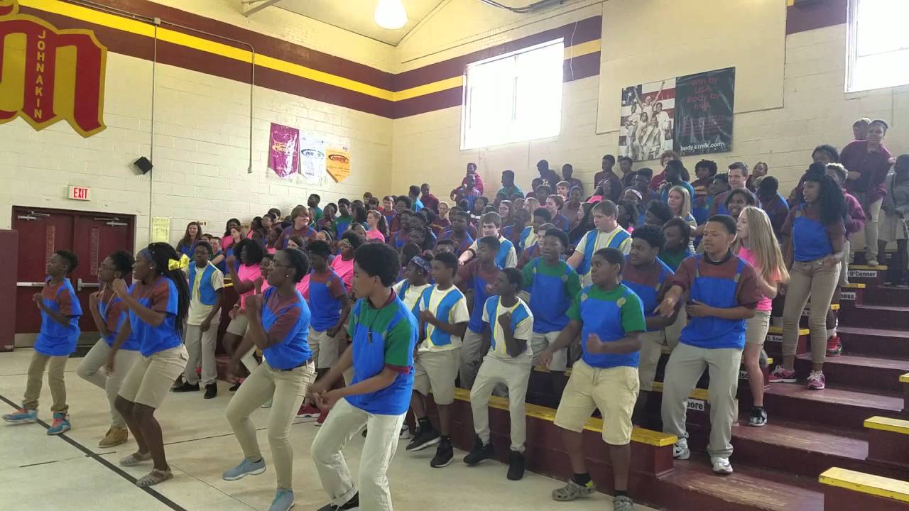 Johnakin Middle School 8th graders perform Super Mario 2016 - YouTube
