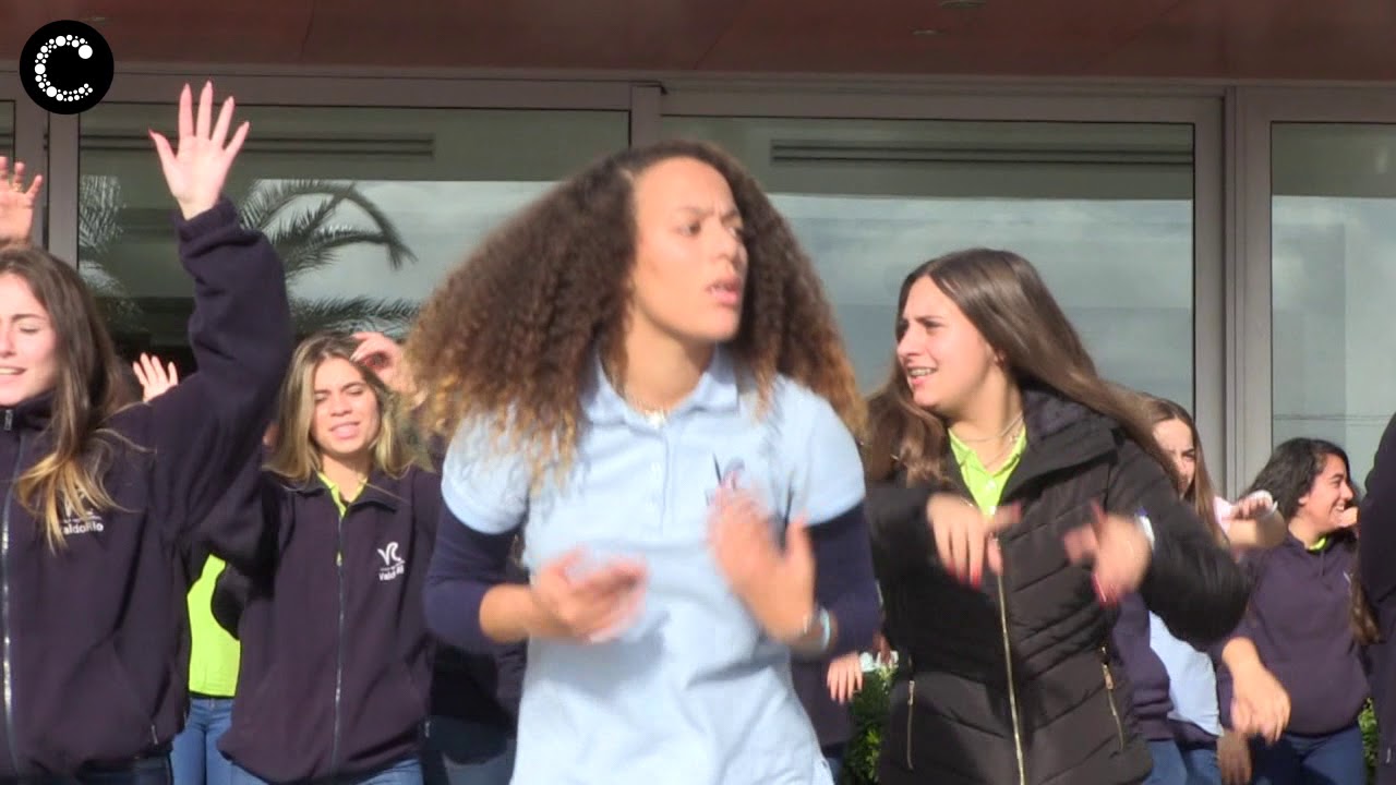 Flashmob das alunas da escola Val do Rio - YouTube