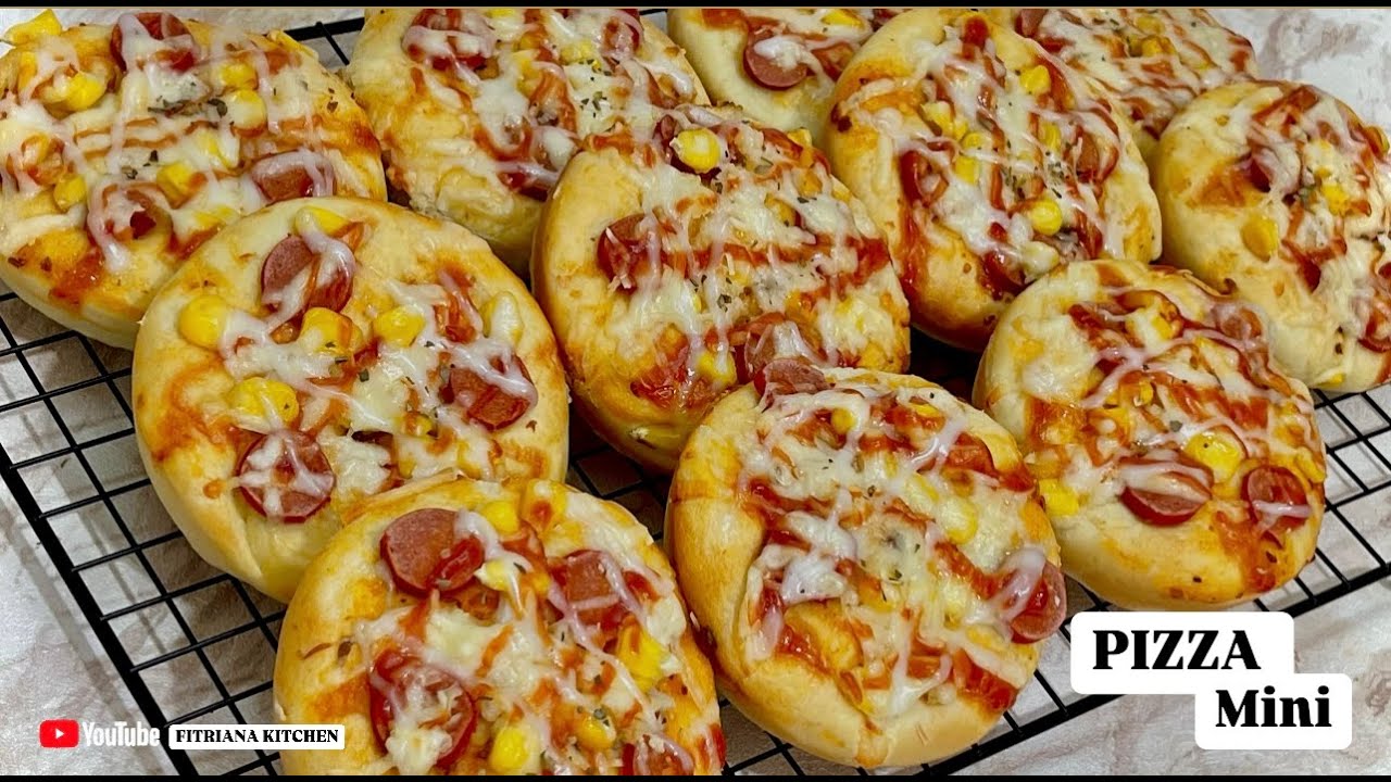 Pizza mini bisa jadi cemilan atau bekal sekokah anak-anak.. - YouTube