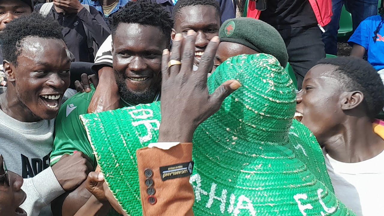 GOR MAHIA FANS CELEBRATING AFTER DEFEATING LEOPARD 1-0 AT NYAYO STADIUM ...