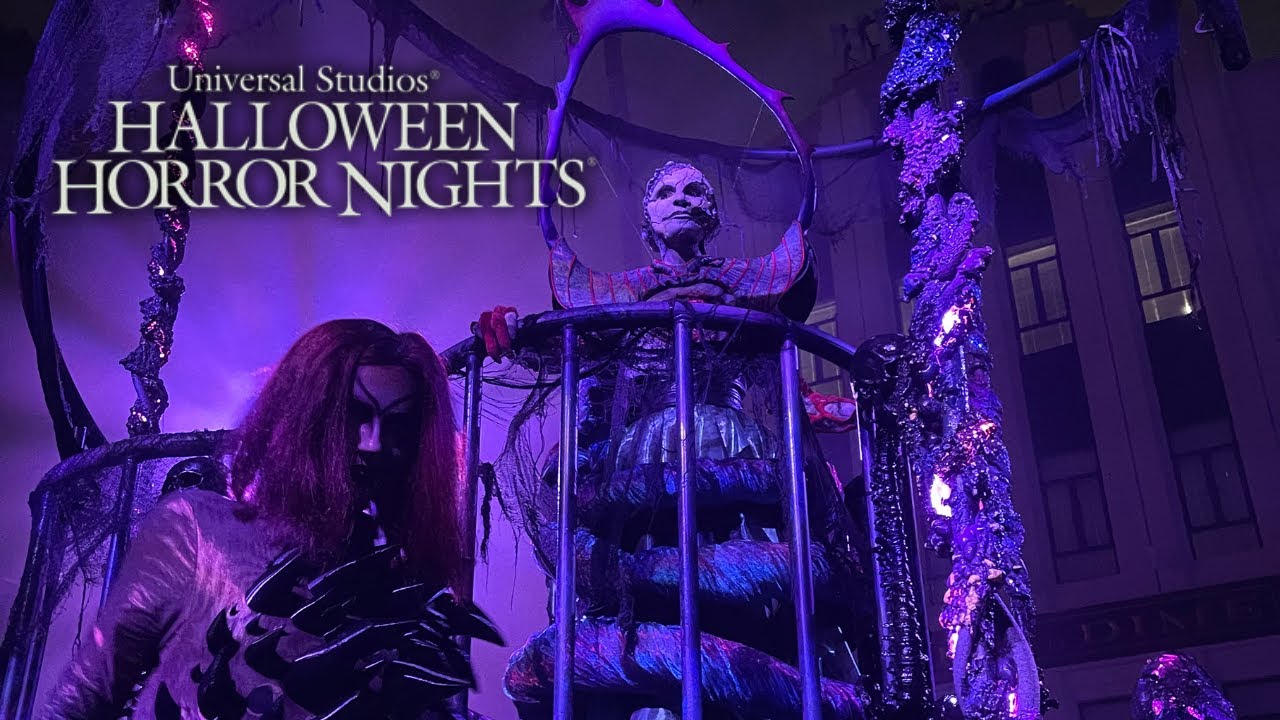 Getting Spooked At Universal Orlando's Halloween Horror Nights 33 - YouTube
