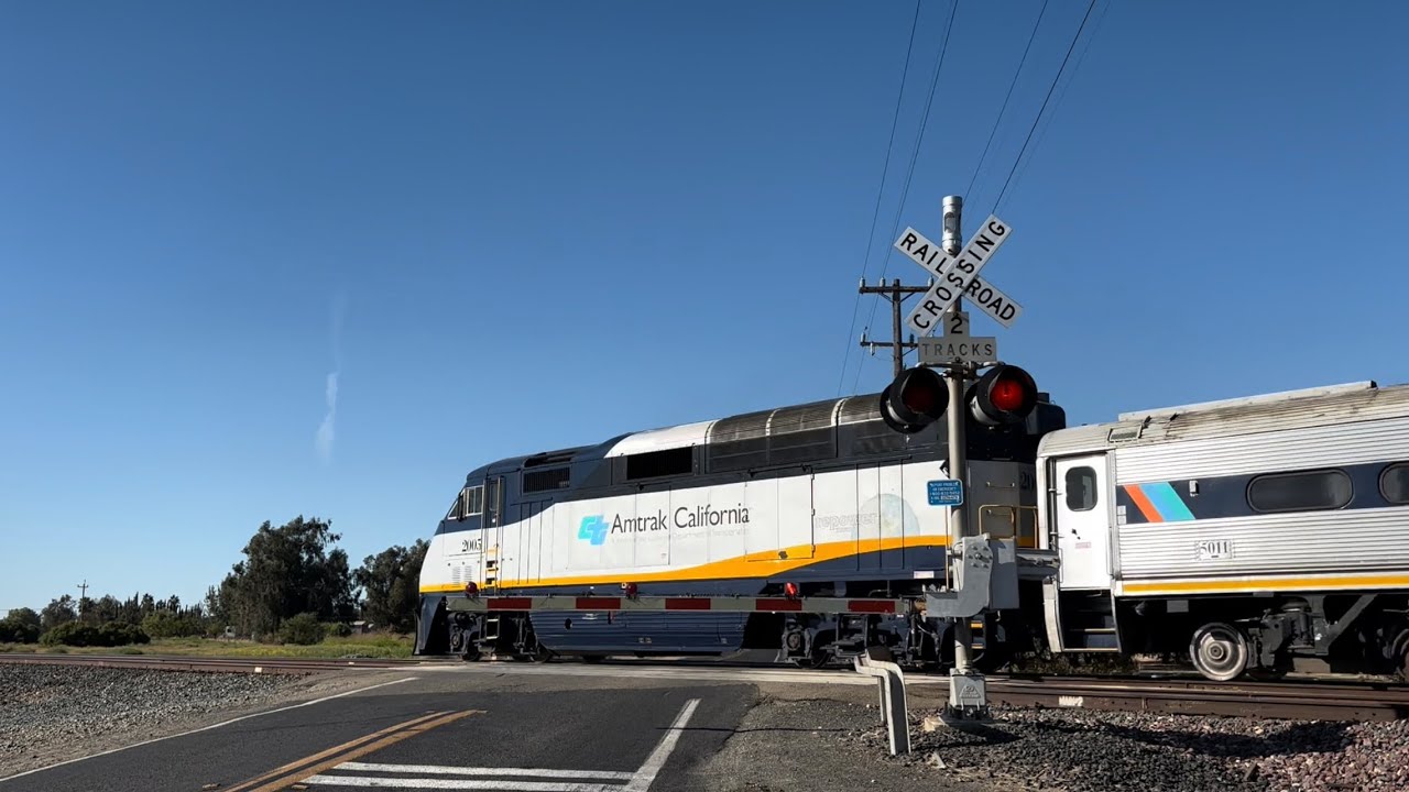 Amtrak CDTX 2005 San Joaquins Train 715 West - Byron Highway Railroad Crossing, Brentwood CA ...