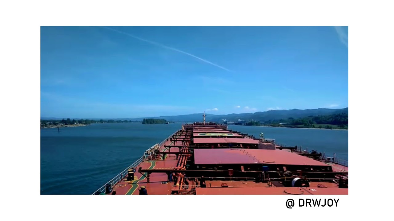 Bulk carrier entering Hitachi Japan channel. - YouTube