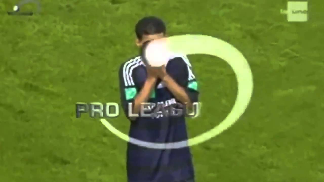 Football Horror Injury - YouTube