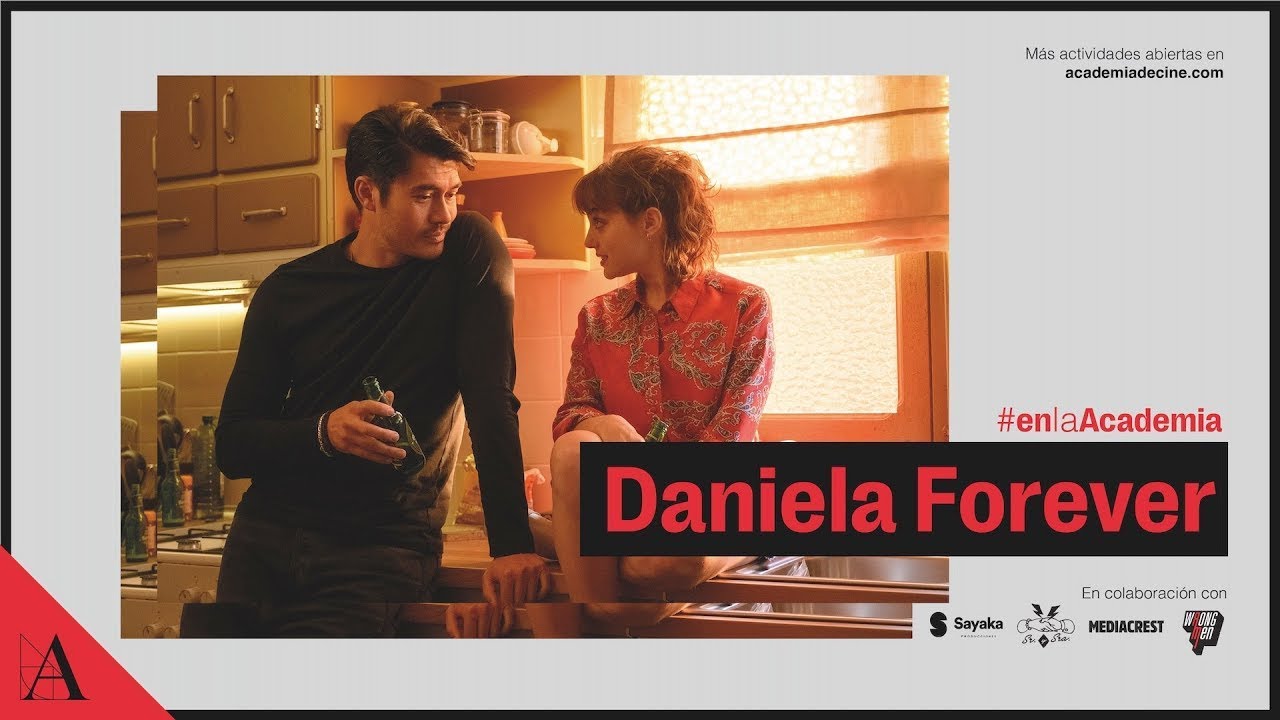 Daniela Forever, en la Academia - YouTube