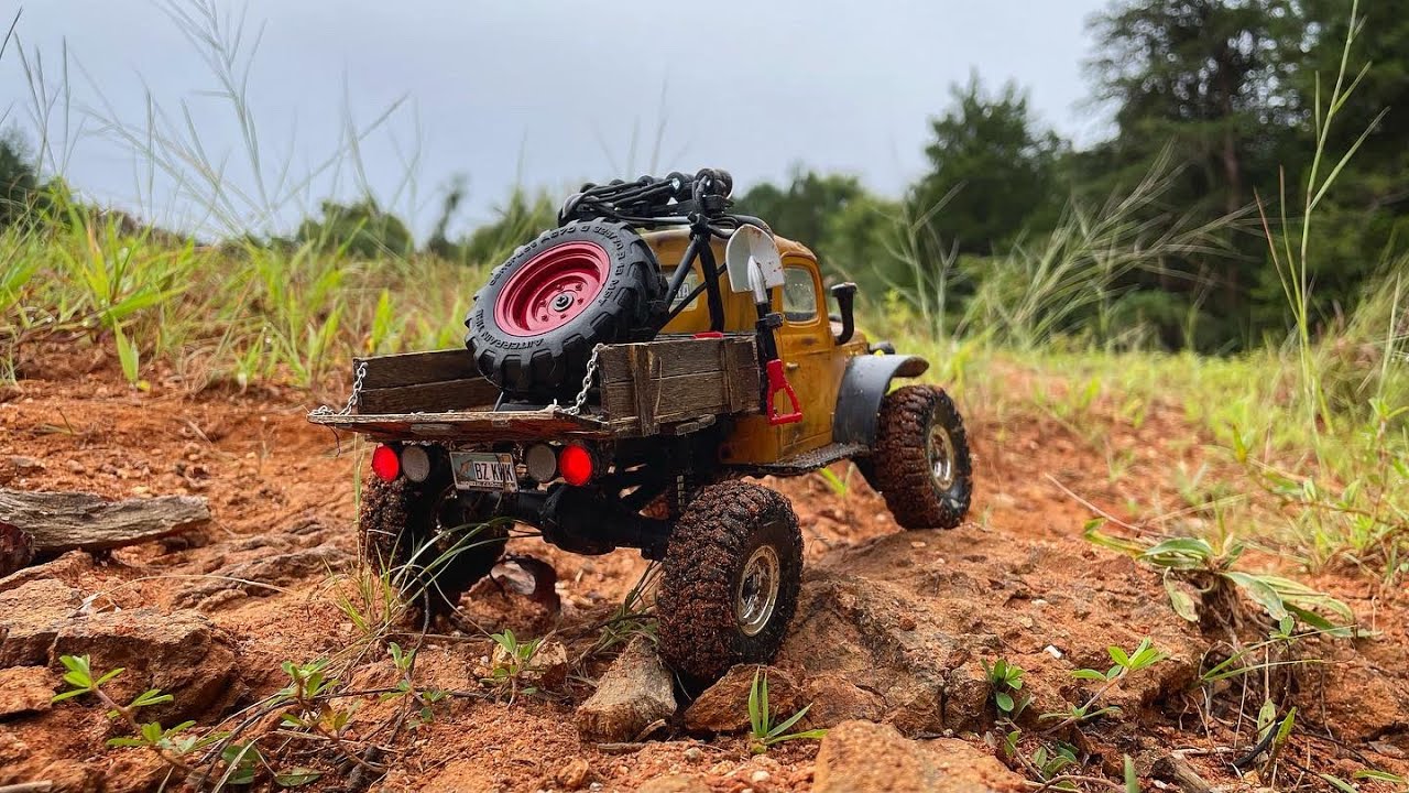 Modified @fmsmodelRC FCX24 Foggy Dirt Drive - YouTube