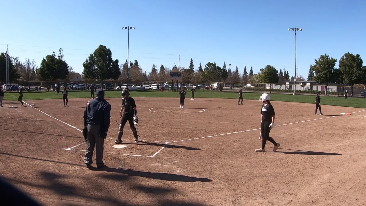 2-27-21 Pacific Breeze 14U Hernandez vs Nor Cal Choppers - YouTube