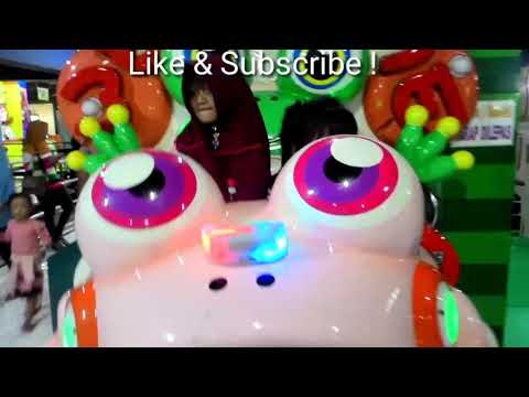 Naik boneka Kodok, Doraemon, Hello Kitty dimall