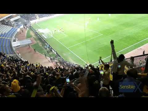 Başakşehir'de evsahibi tribün ile deplasman tribünündeki Fenerbahçelilerin karşılıklı tezahüratları