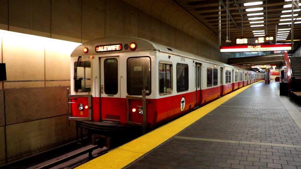 MBTA Subway "The T" : Alewife Bound Pullman/UTDC Red Line Train ...