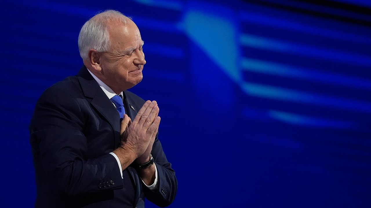Tim Walz speech at DNC 2024 in Chicago - YouTube