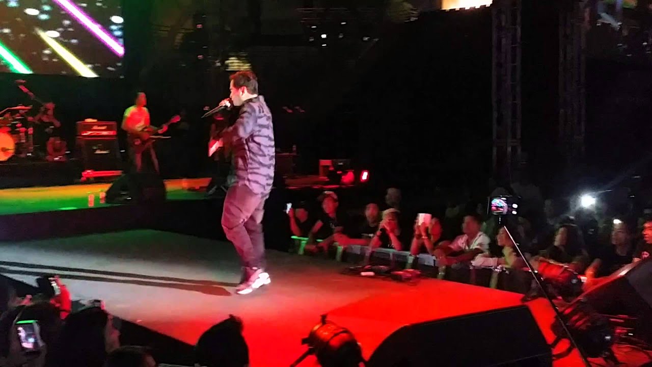 Gloc 9 Live in Dubai 2014 - Lando + Simpleng Tao - YouTube