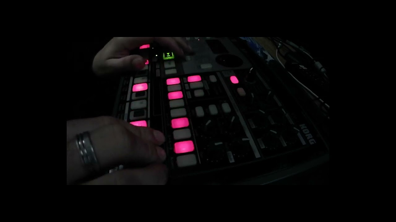 KORG ELECTRIBE EM 1 DEMO LIVE - YouTube