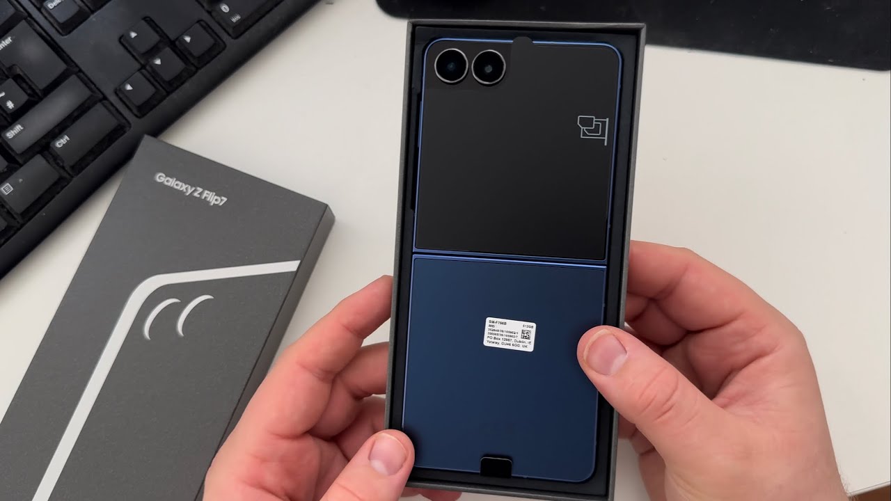 Samsung Galaxy Z Flip 7 Unboxing - Blue Shadow - YouTube