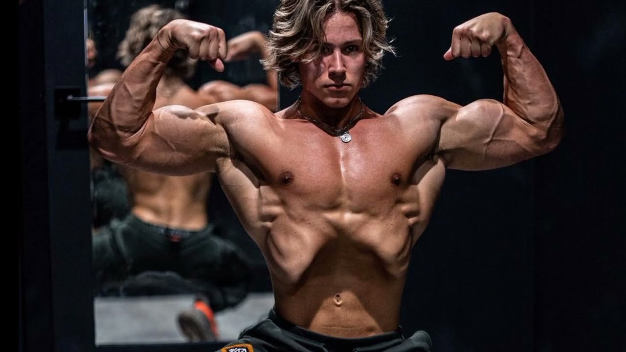 Handsome American men's physique bodybuilder Alex Eubank |fitness and ...