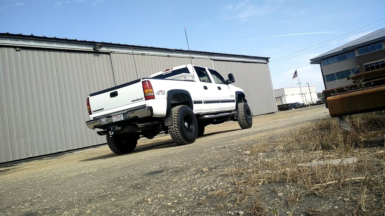 2001 Chevy 2500hd 6.0 Straight Pipe Revving - YouTube
