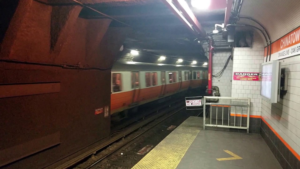 MBTA Orange Line outbound at Chinatown station - YouTube