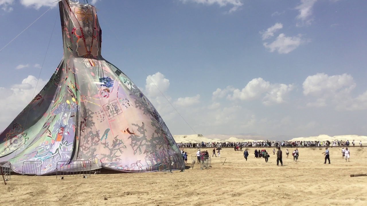 The world's largest dress, made by artist Adi Yekutieli - YouTube