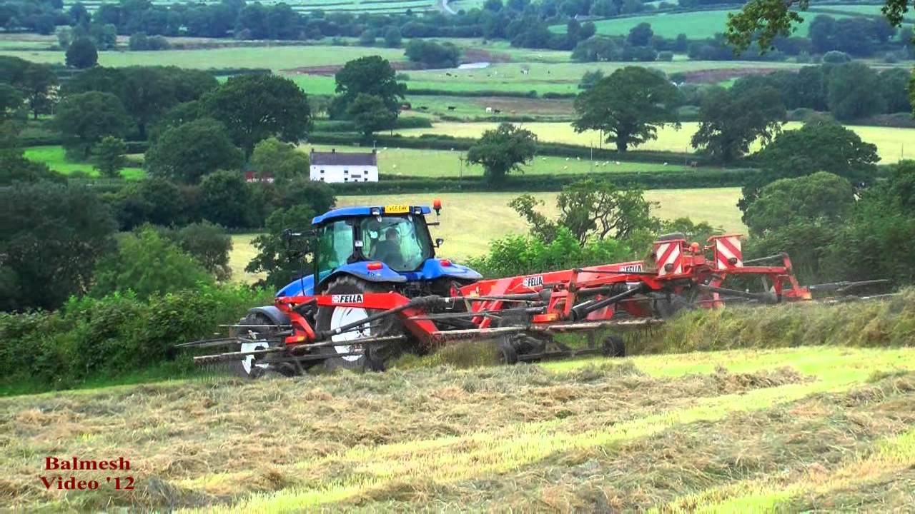Silaging with New Holland FX60 - YouTube