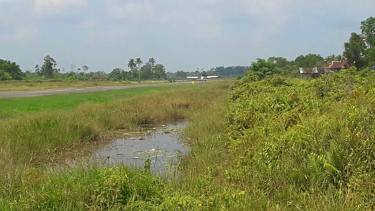 Bandar udara KAMUR - YouTube