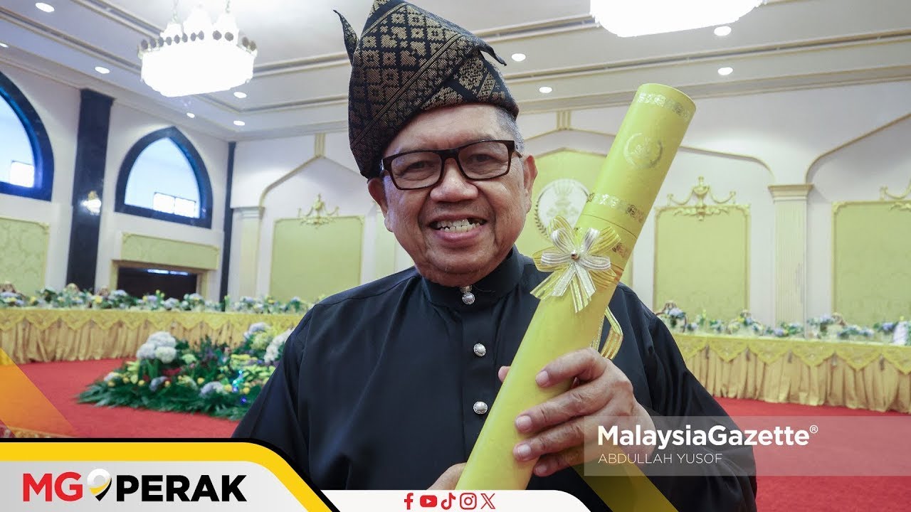MGPerak Datuk Lat Bangga Dikurnia Watikah Seniman Diraja - YouTube