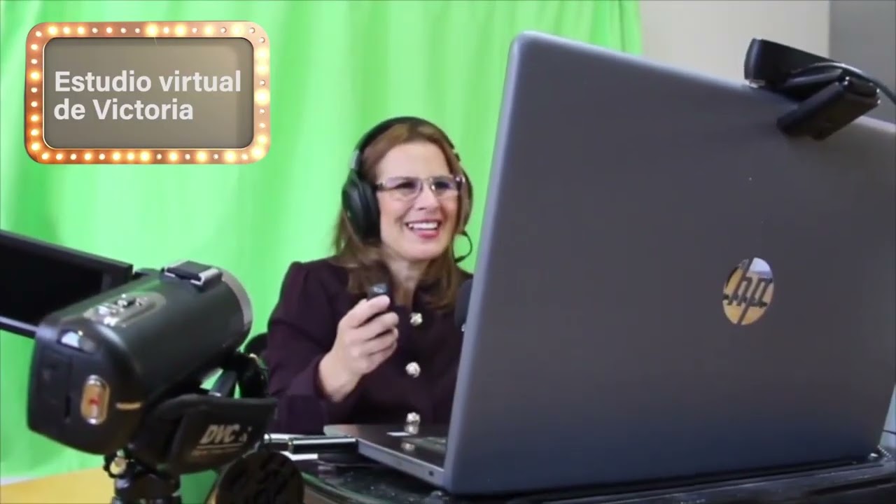 Demo Reel Victoria Holtz Smart Speakers - YouTube