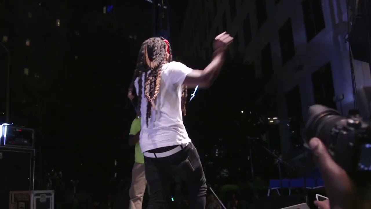 Young Jit performs live and this happened - YouTube