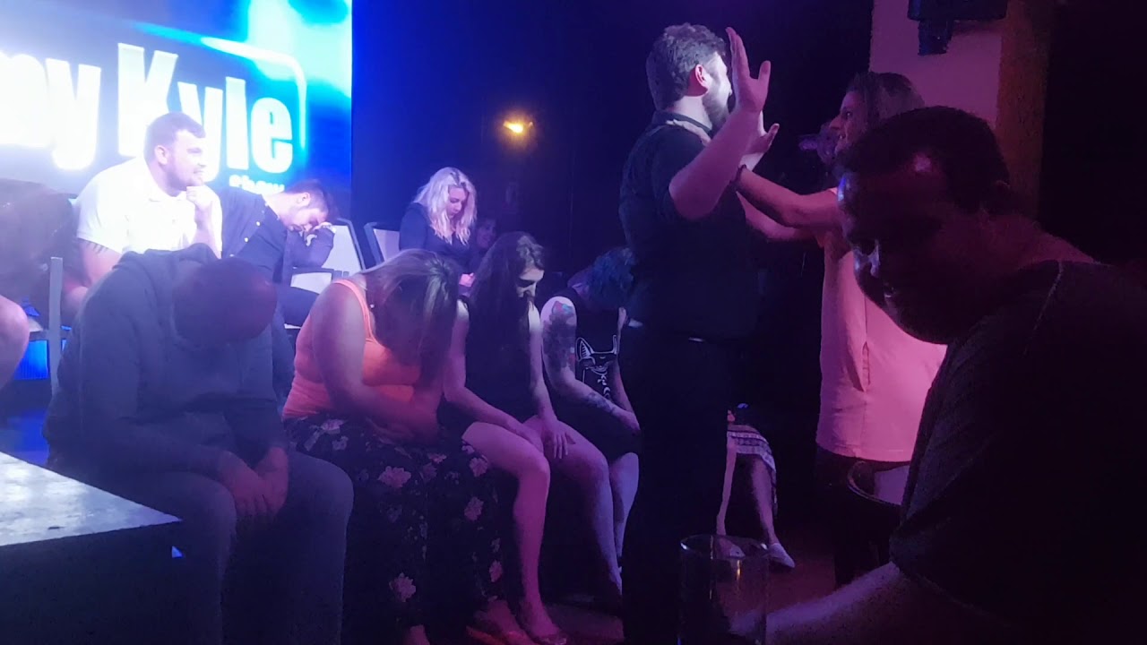 Rodney James piper hypnosis show - YouTube