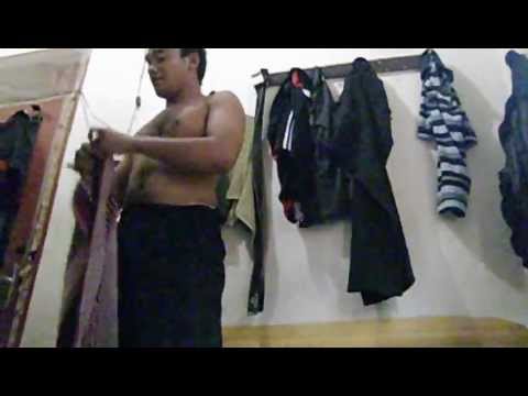 main sambil pake handuk.......!!!