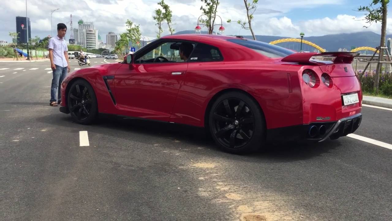 Nissan GTR R35 Red l TungDuong95 - YouTube