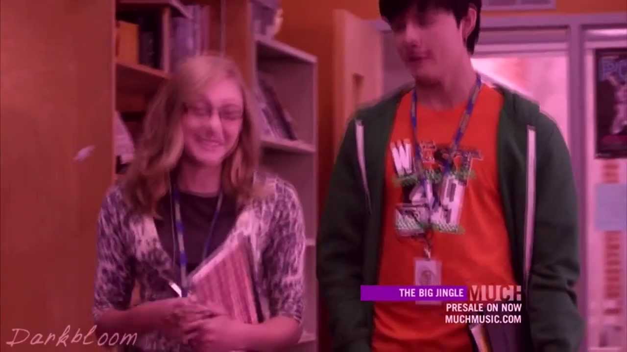 Zig & Maya (Zaya) - Super Bass - YouTube