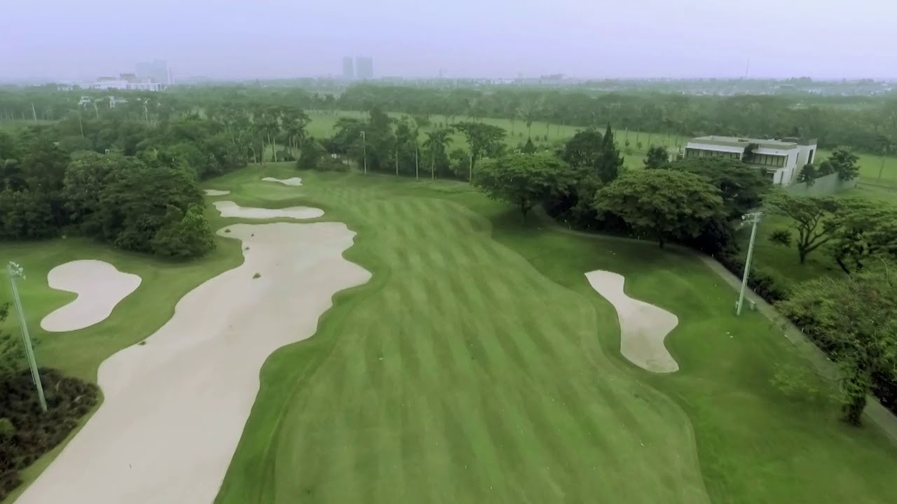 BSD Course - HOLE #17 - 360m Par 4 - YouTube