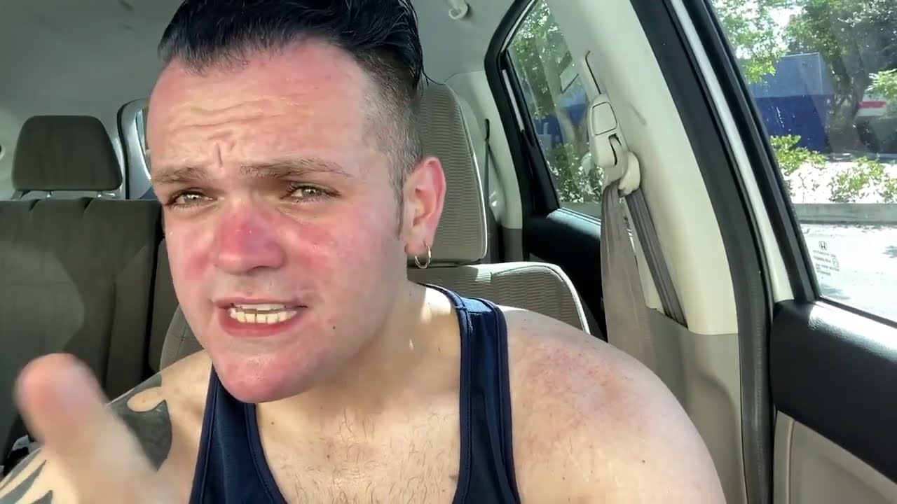 Felipe Gringo suado ao fugir de meninas que o confundiram com Itachi ...