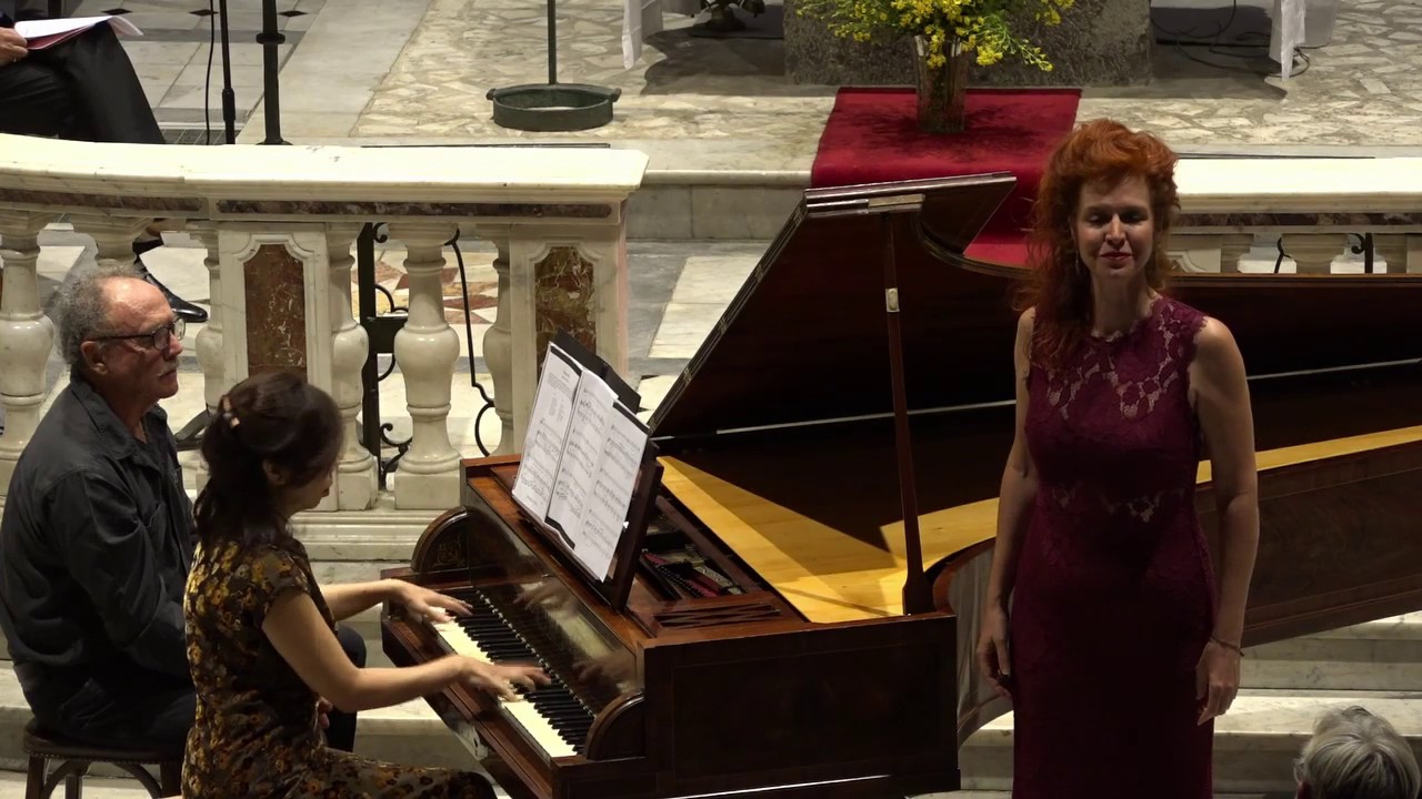 Salamander - Brahms - Amy Blake et Takako K. Basey - YouTube